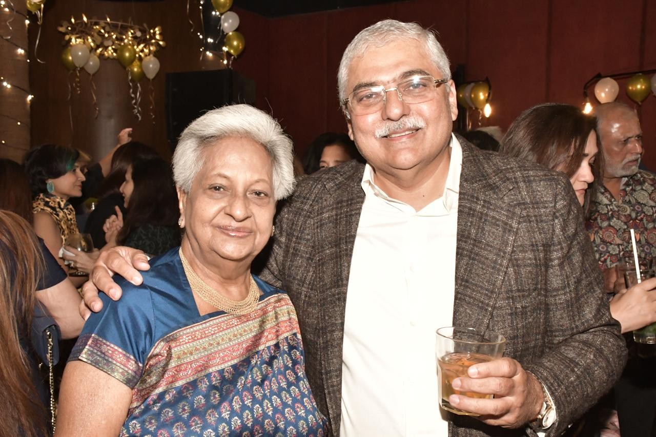 Ashish Bhasin rings in his 60th with industry stalwarts